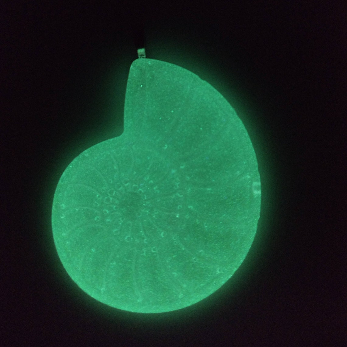 Large Glowing Spiral Shell Necklace - Etsy