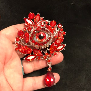 Vampire Queen! Blood Red Vintage Ornate Style Eyeball Art Brooch With a ...