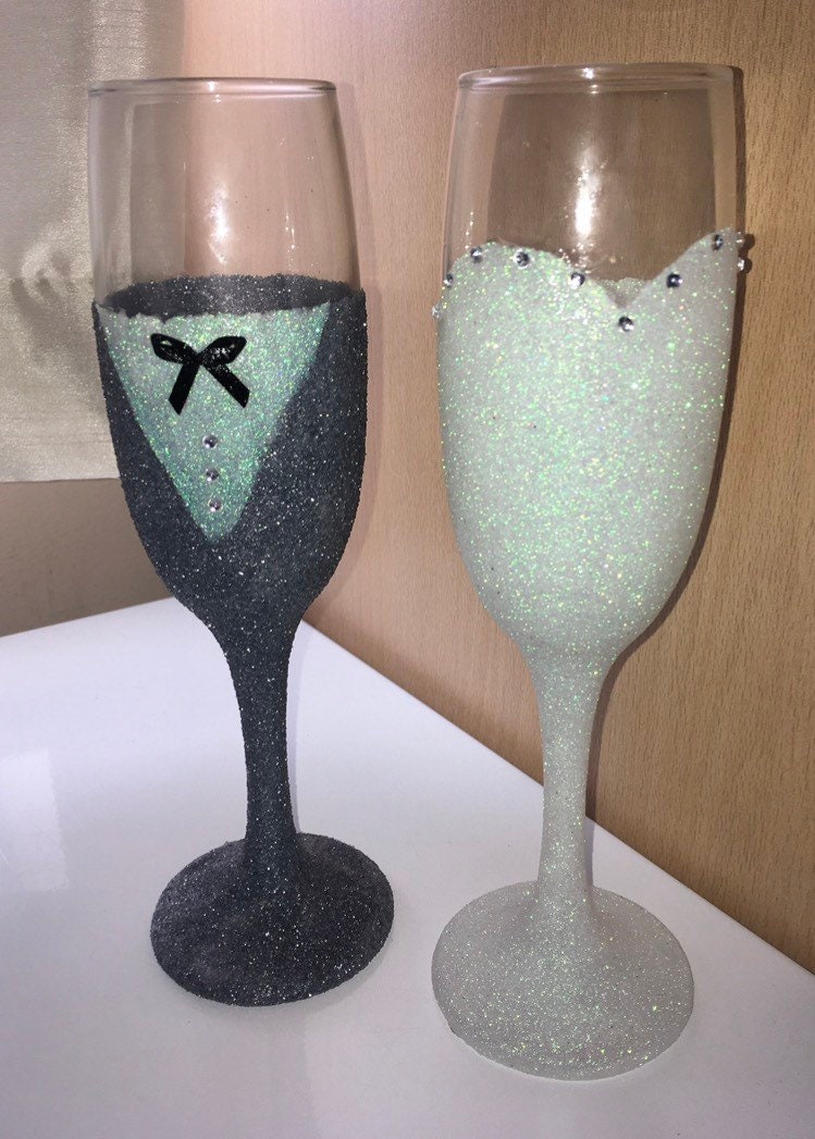 Wedding Glitter Glasses. Bride and Groom. Champagne Glasses - Etsy