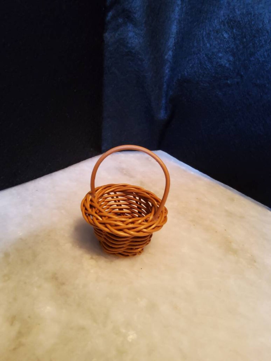 Mini Wicker Basket! #miniatures #dolls #dollaccessories #gnomes # ...