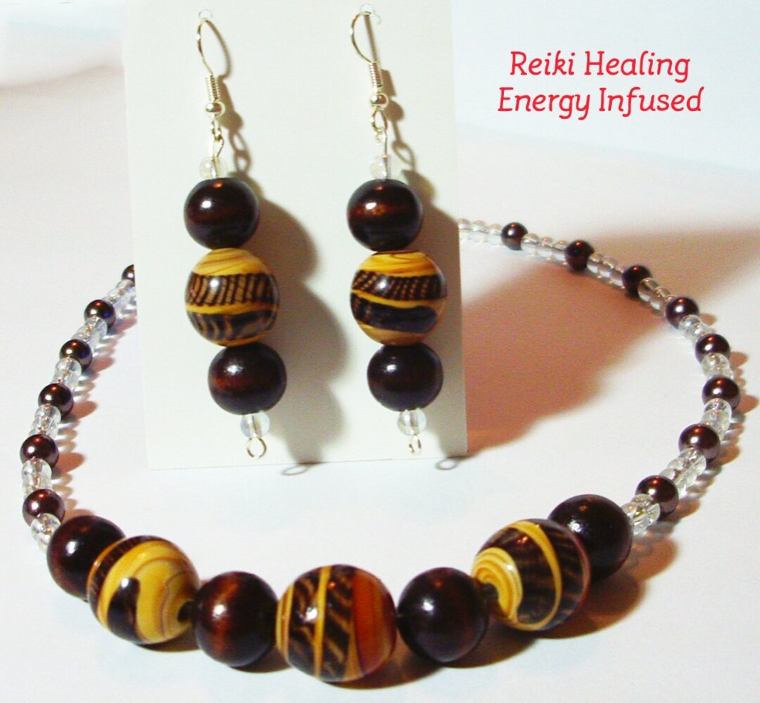 Reiki-Infused Collar marrón Cristal de la lámpara y acentos de perlas ...