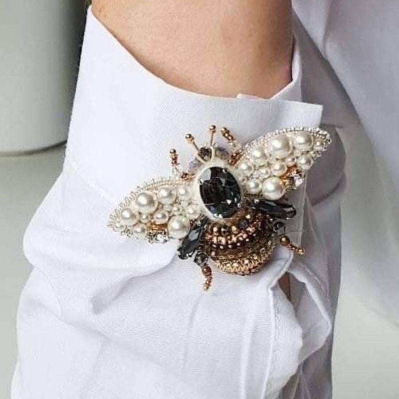 Bee Pin Brooch - Etsy