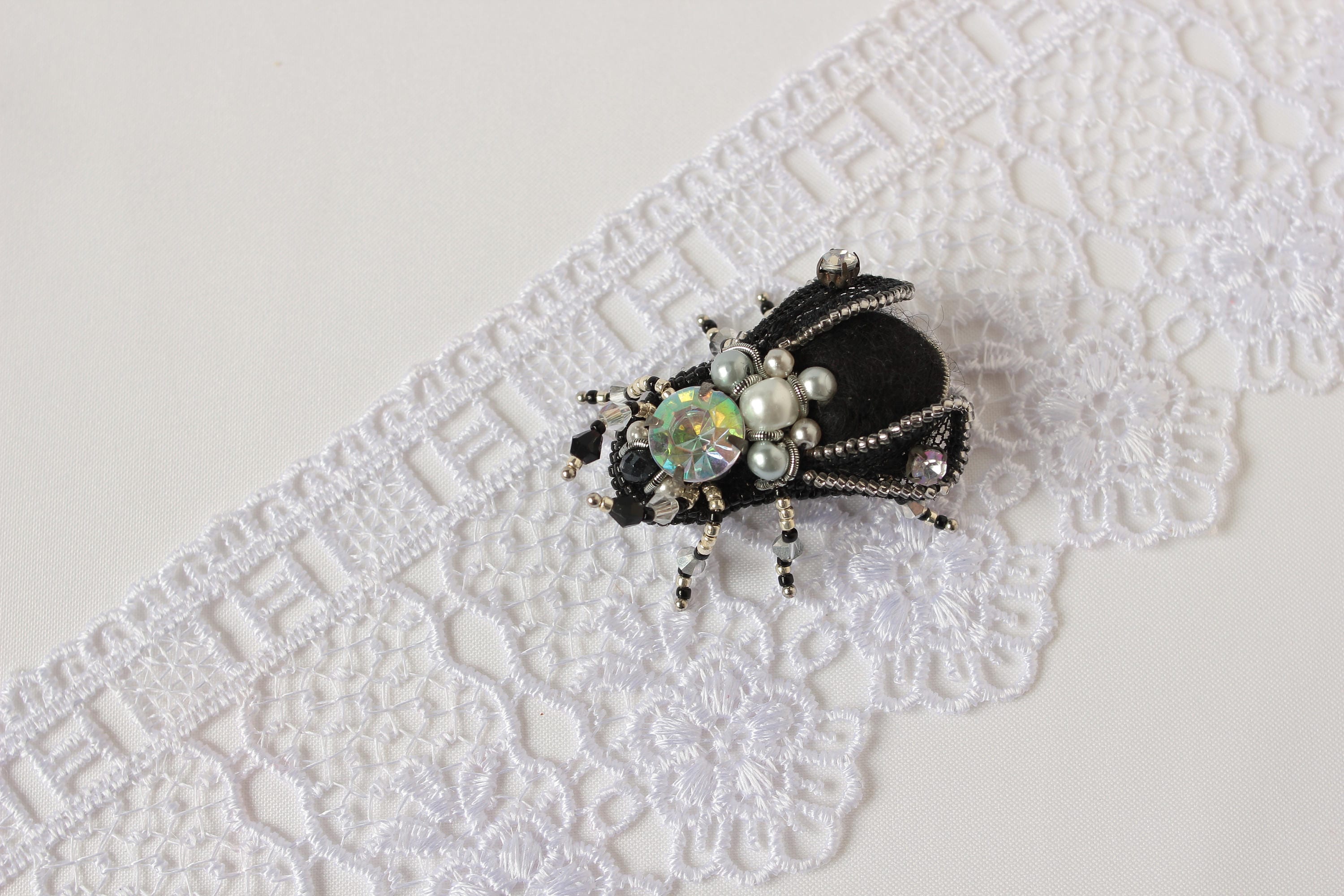 Embroidered Insect brooch Halloween gift Beetle brooch insect - Etsy España