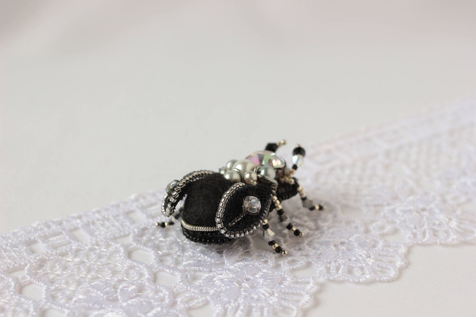Embroidered Insect brooch Halloween gift Beetle brooch insect - Etsy España