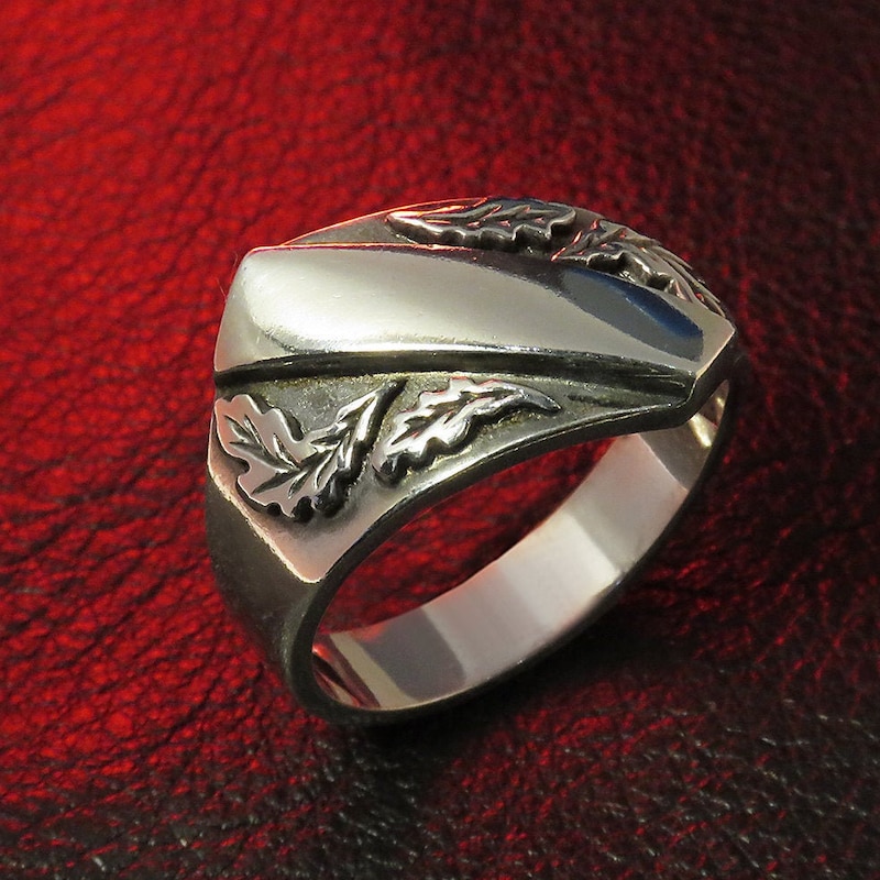 Tree Signet Ring - Etsy