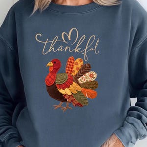 Cozy Quilted Turkey Thanksgiving Sweatshirt - Unisex Fall Fashion ...