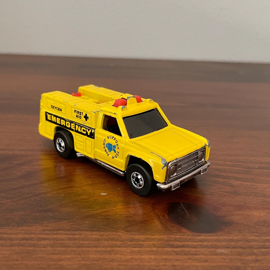 C1974 ('94 Release) Hot Wheels "airship Support Team Emergency Truck, (blimp & Support 5-pak) G ...