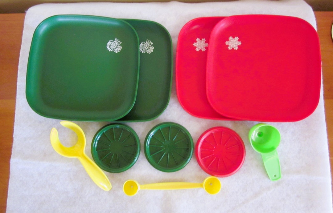 Sale-vintage Tupperware: 4 Stackable Plates-snowflakes & Doves, Tupperw ...