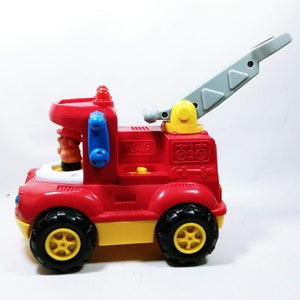 Fisher Price Little People Talking Fire Truck W/ Fireman Pretend Play ...