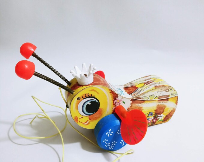Vintage Fisher Price Queen Buzzy Bee Pull Toy #444 Wooden Bumble Bee ...