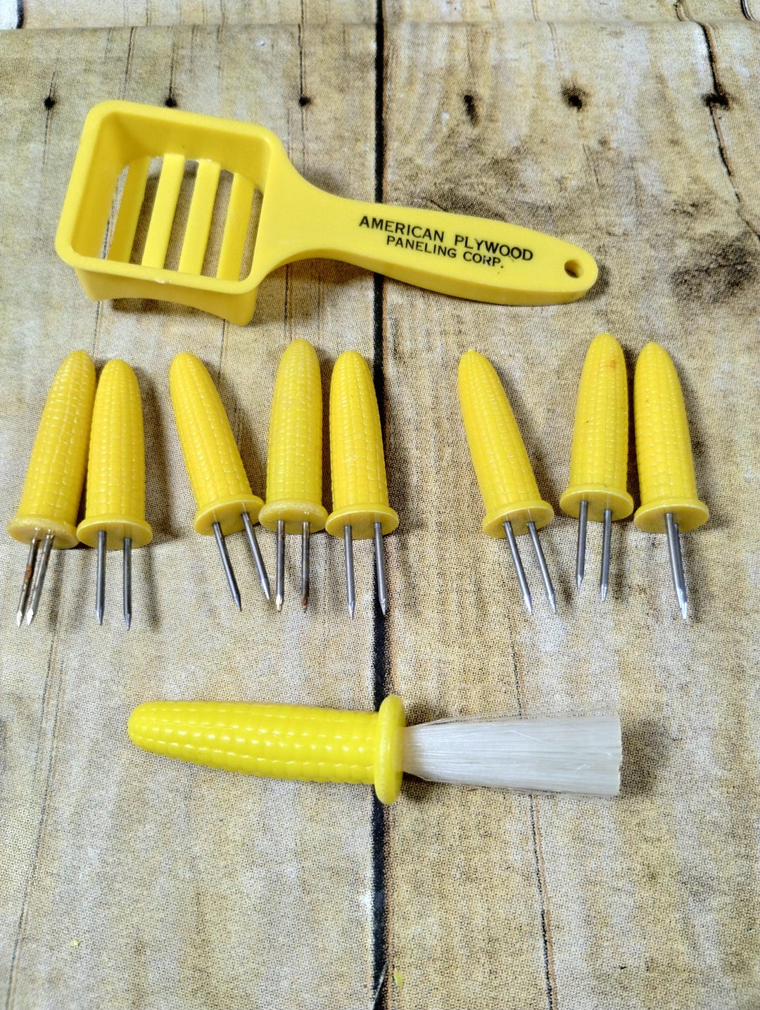 Vtg 4 Yellow Corn of the Cob Pick Holders Butter Patt Spreader & Brush ...