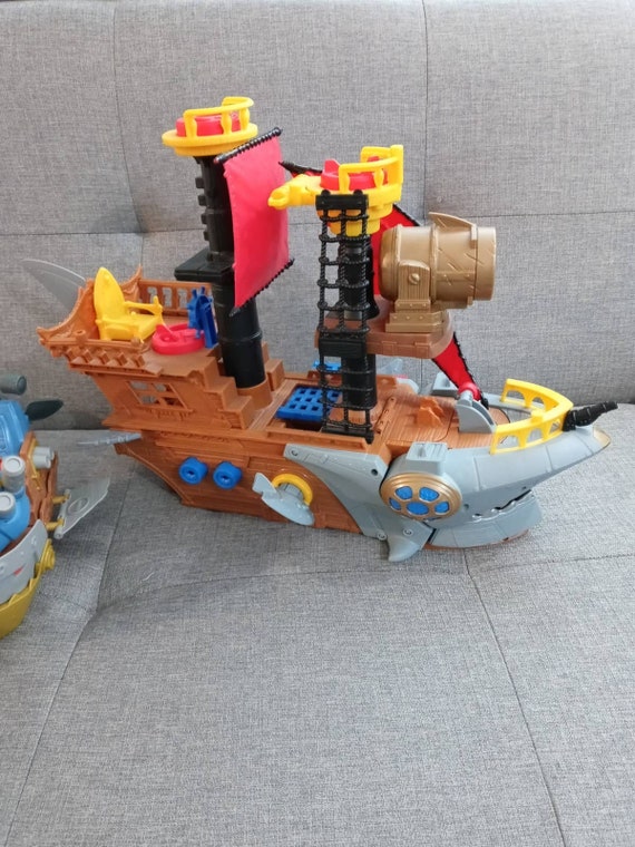 Toys & Games Imaginext Pirate Shark Pirate Ship & Submarine Set of 2 ...