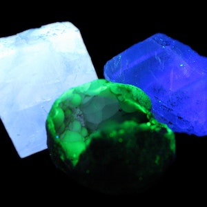 Set of 10 Medium Sized UV Short Wave Reactive Fluorescent Mineral Rock ...