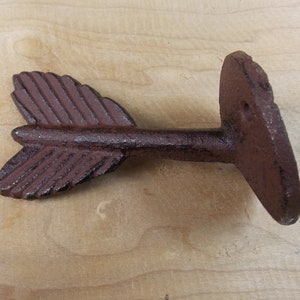 Vintage Style 3 3/4" Cast Iron Arrow Feather Design Hook Coat Hook Hat ...