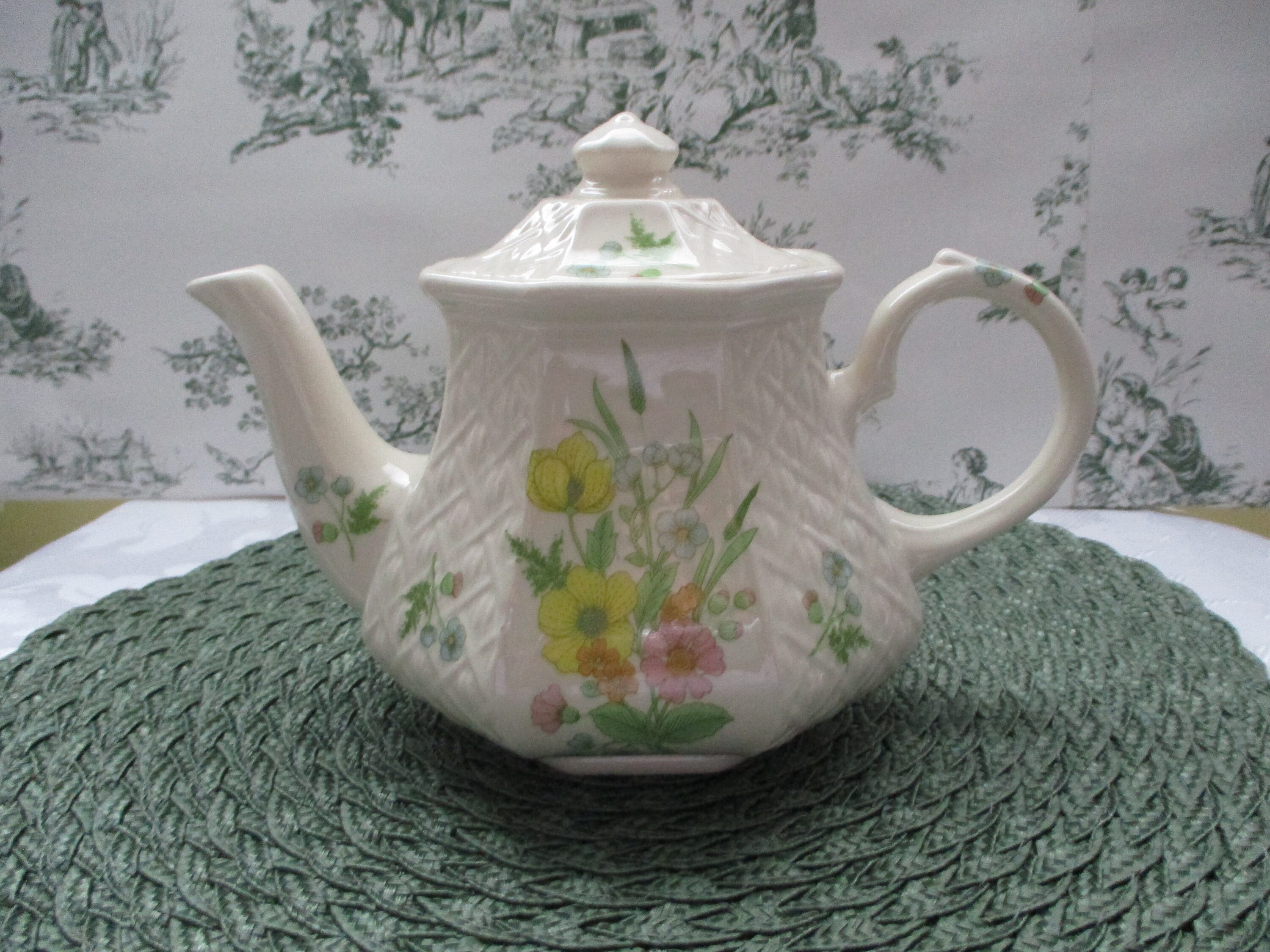 Sadler Teapot Wiundsor Pattern 6 Sides Embossed Trellis - Etsy UK
