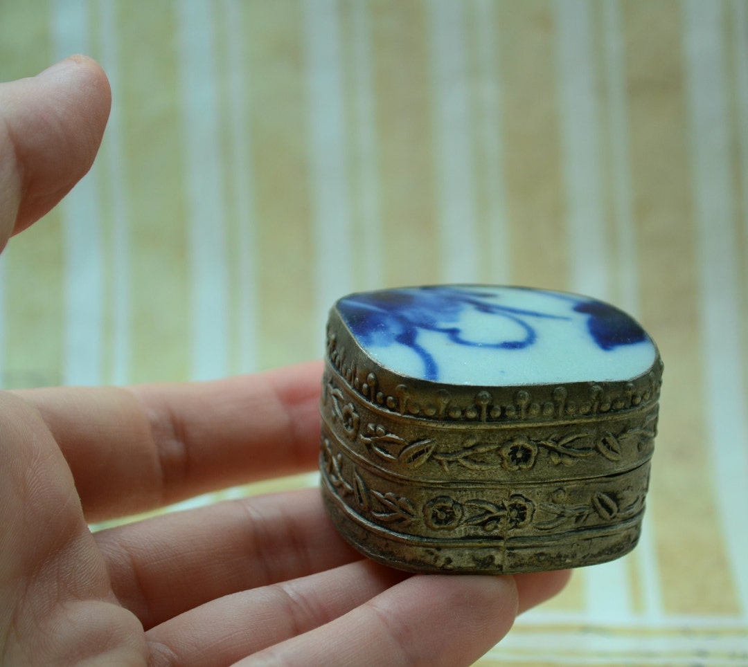 Vintage Mini Box.mini Metal Box.box With Porcelain Lid.vintage Trinket ...