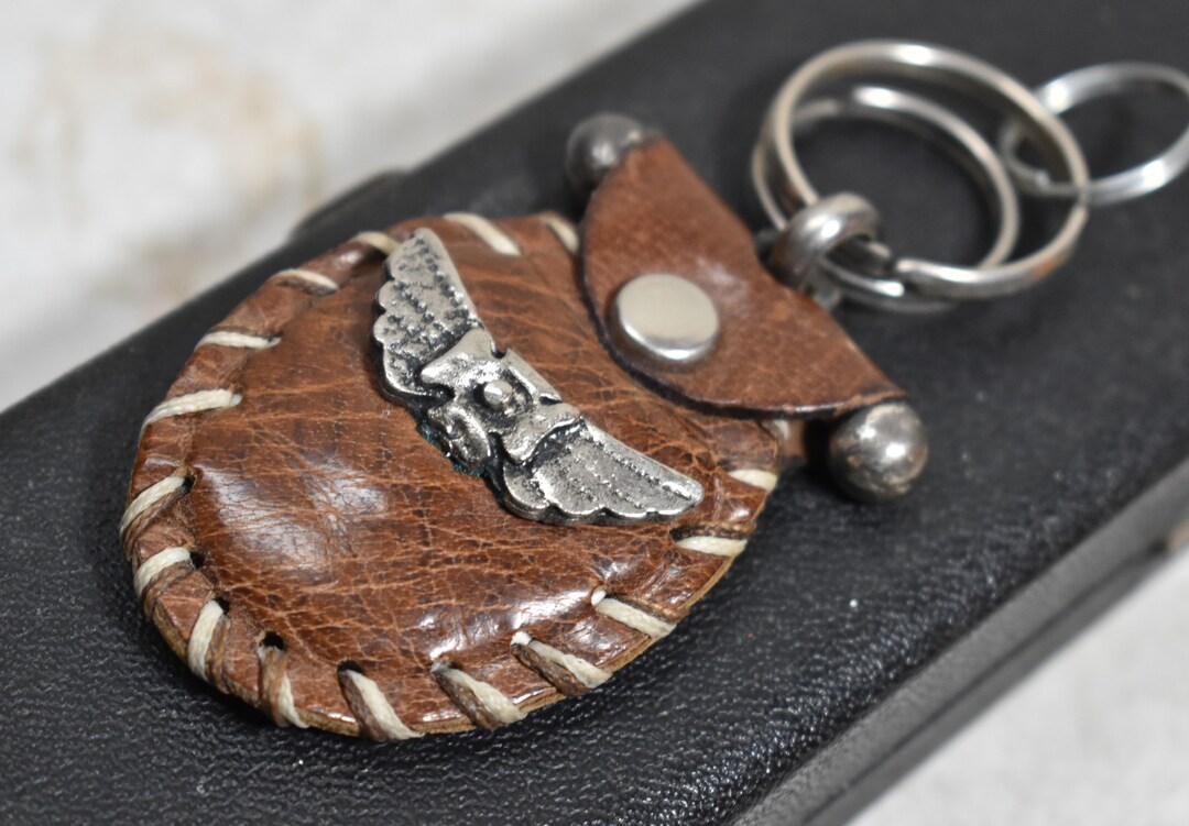 Vintage Collectible Beautiful Design Key Chain Roaring 1920 Key Chain ...