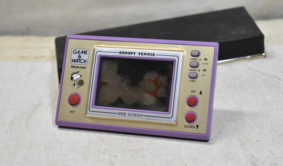 Vintage Nintendo Game & Watch Snoopy Tennis SP-30 1982 Peanuts LCD ...