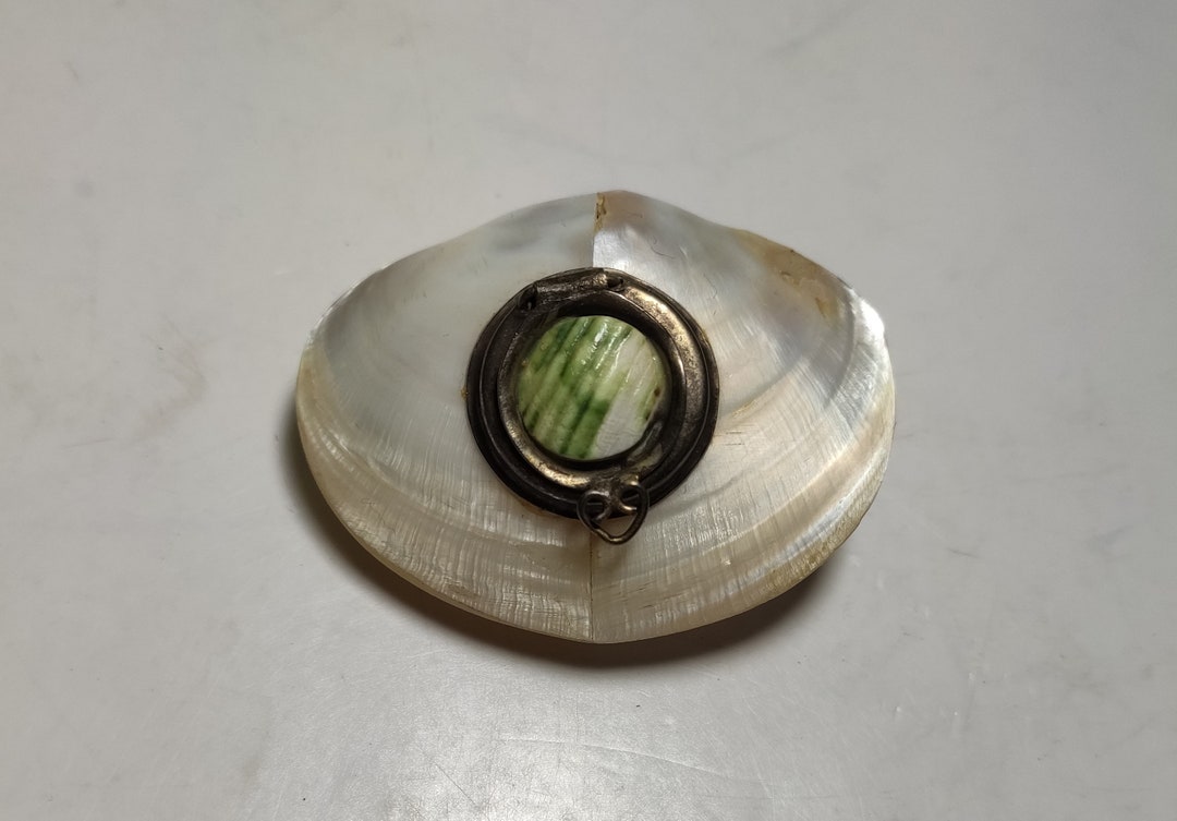 Vintage Mother of Pearl Pill Box in Shape of Sea Shell Collectible - Etsy