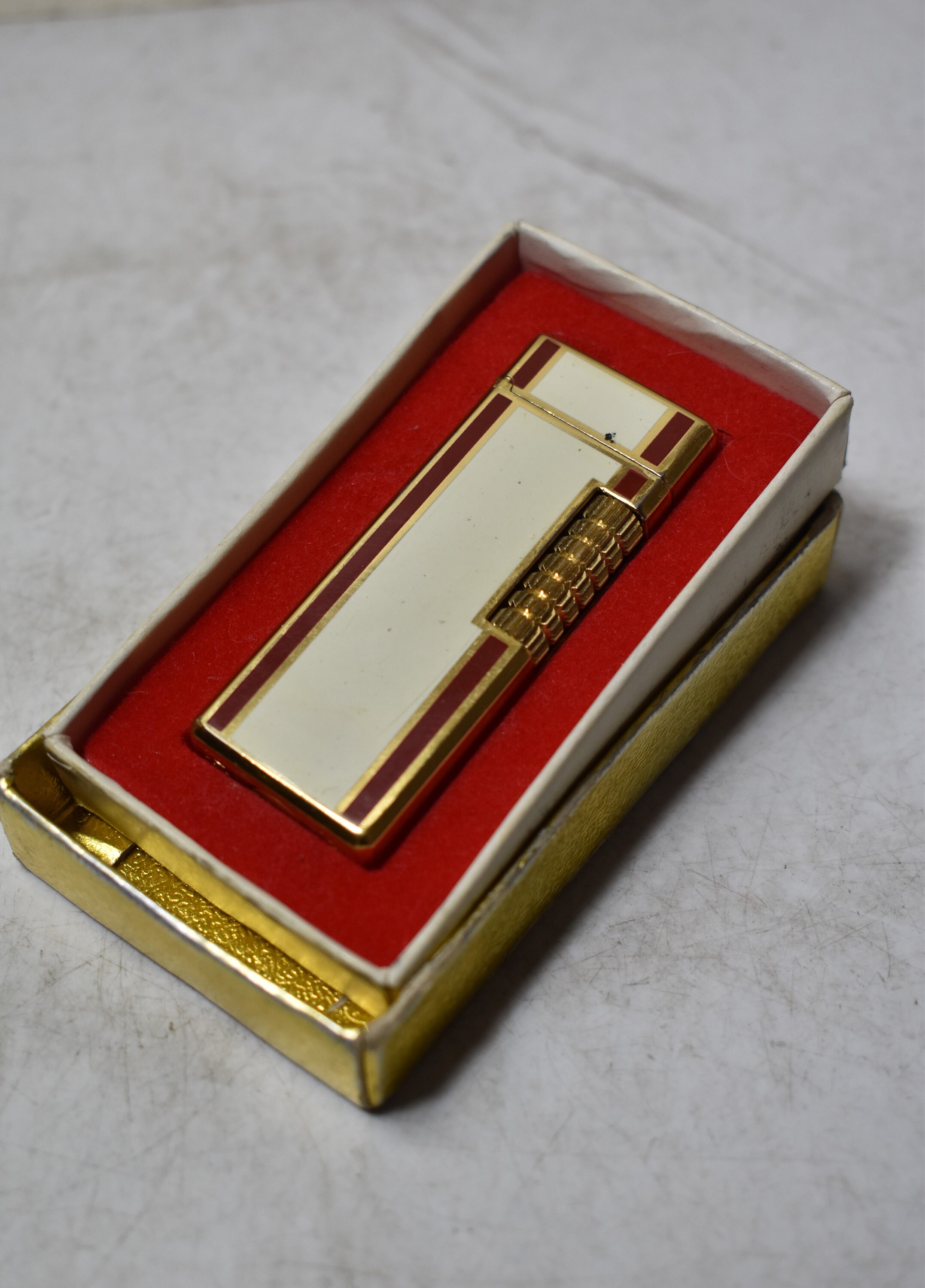 Vintage Collectible Tobacco Lighter-nobles Hiles-1 Lighter - Etsy