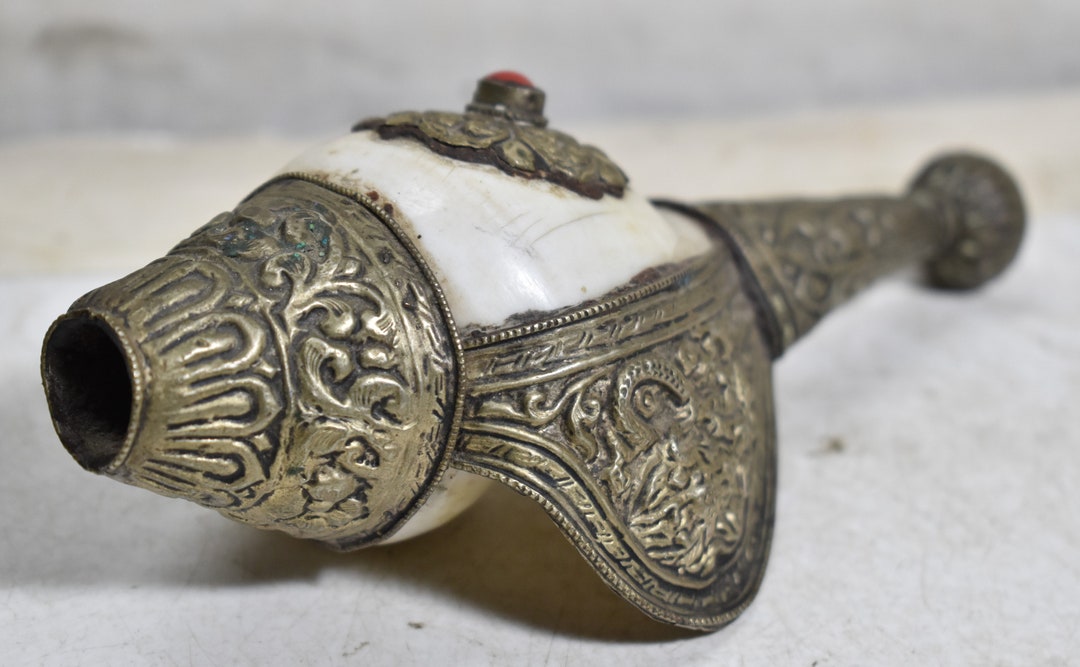 Shankha, Nepal Tibet Buddhist White Conch Shell, Trumpet Horn Sankha ...
