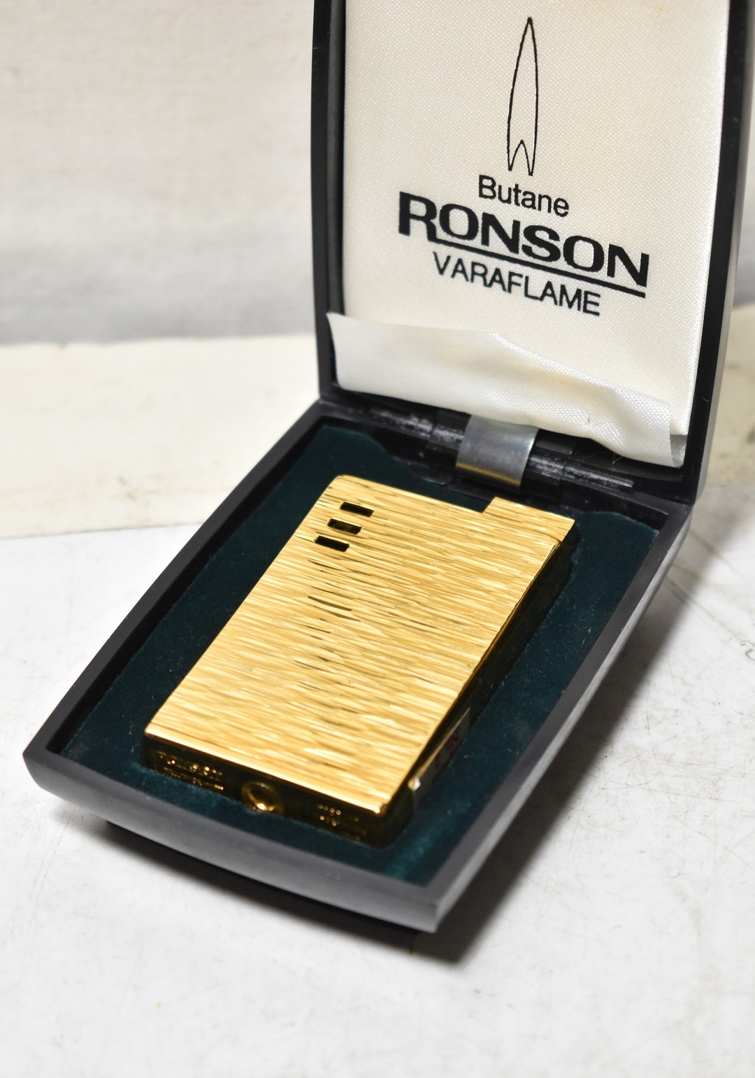 Vintage Collectible Butane Ronson Varaflame Lighter in Case-ronson ...