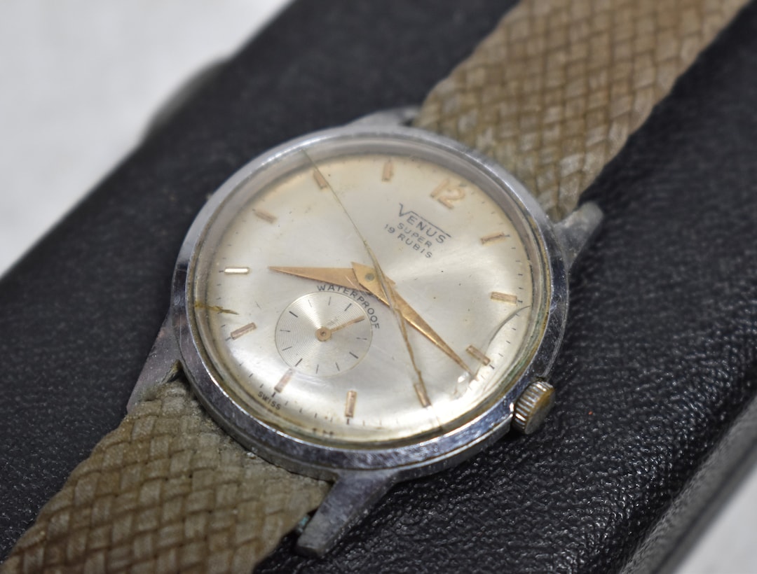 Vintage Venus Super 19 Rubis Waterproof Swiss Watch 5764.111 Incabloc(working) - Etsy