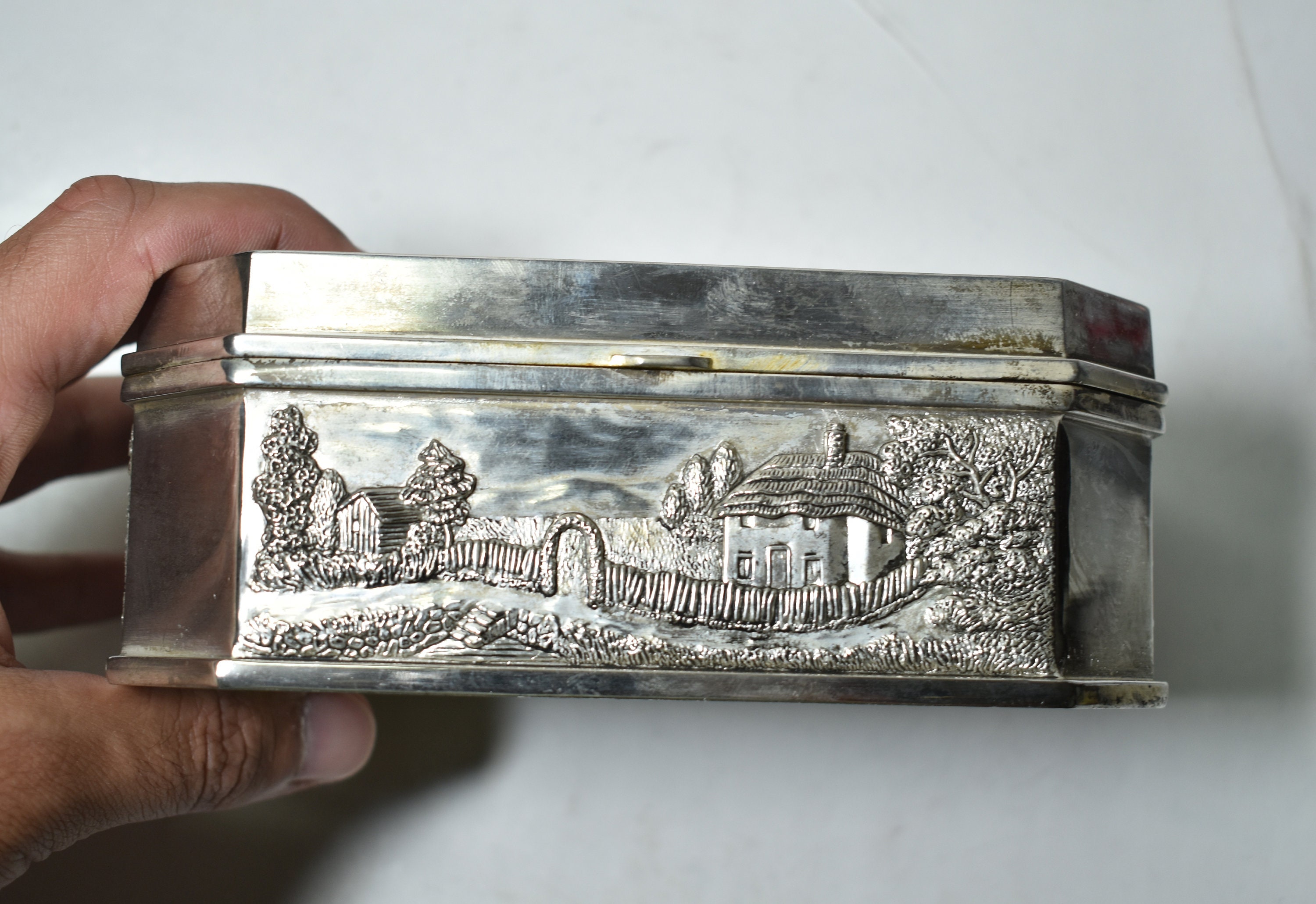 Vintage Collectible Metal Box W/beautiful Design-empty Box for - Etsy