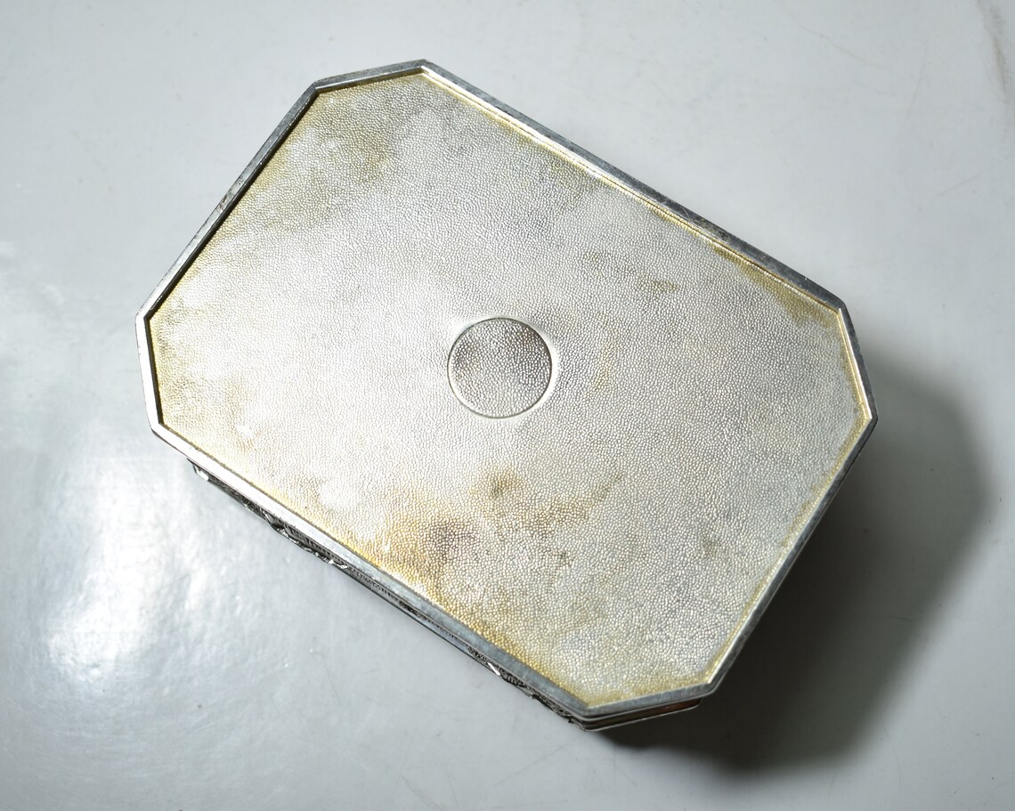 Vintage Collectible Metal Box W/beautiful Design-empty Box for - Etsy