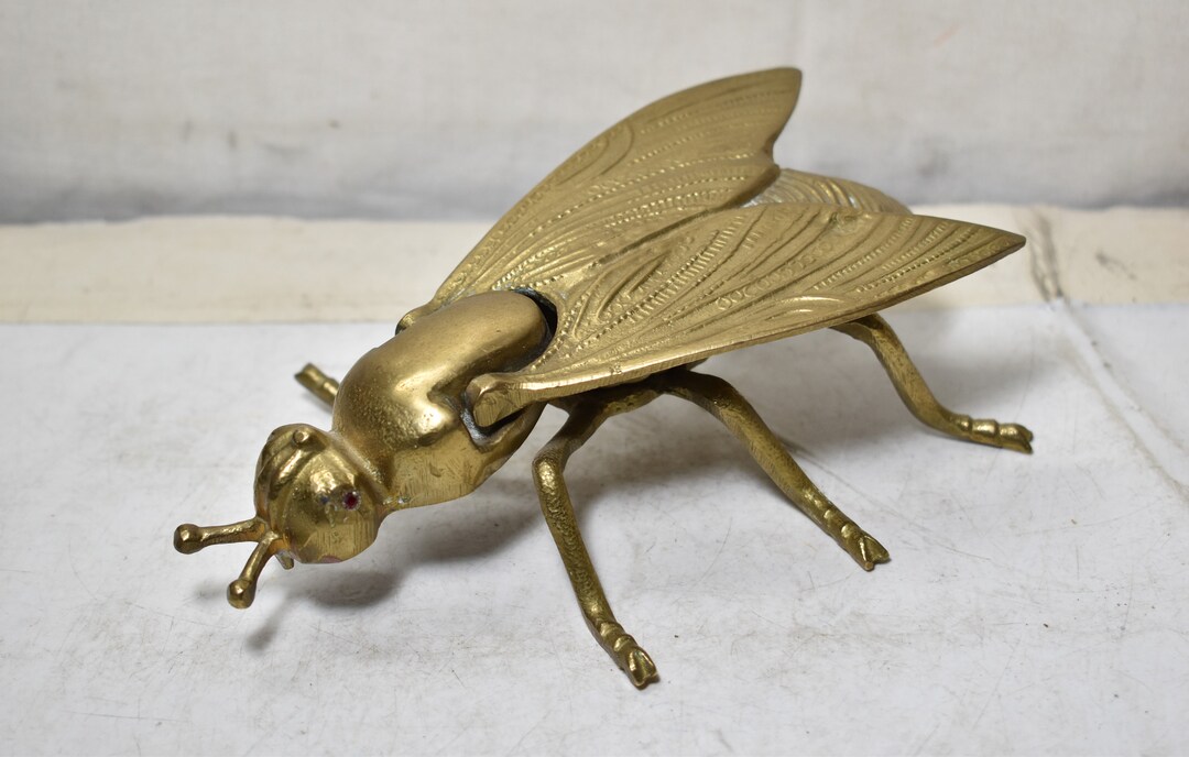Vintage Collectible Bronze Tobacco Ashtray-beautiful Design Engaved Bee ...