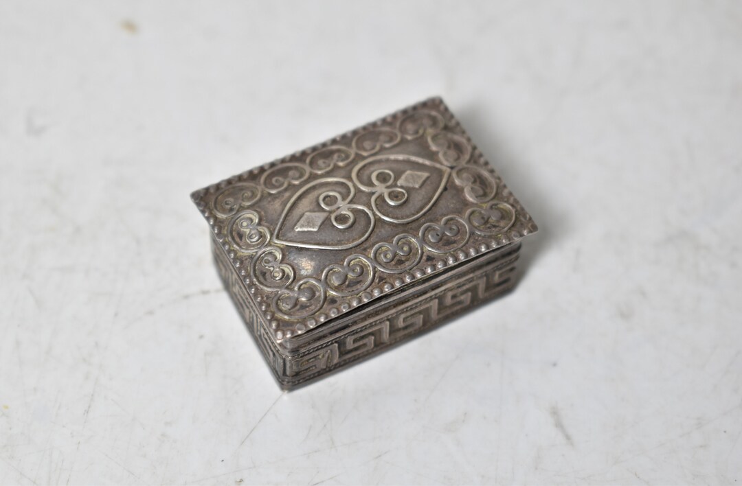 Vintage Collectible Greek Silver 935 Engraved Medicine/pill Box ...