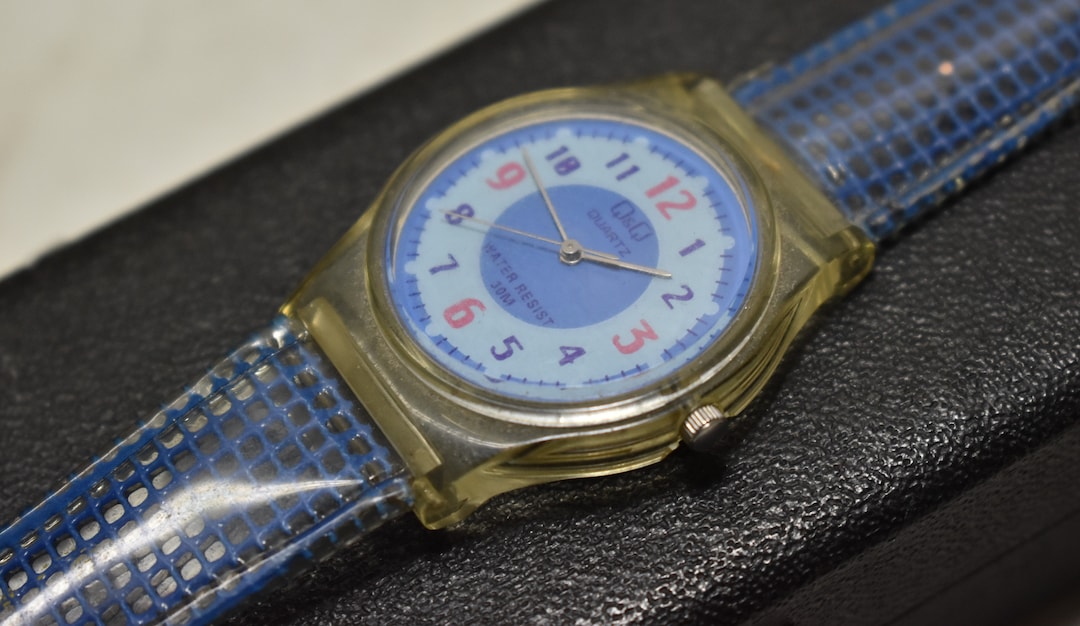 Vintage Q&Q Quartz Water Resist Watch Water Resist 30m-wristwatch ...