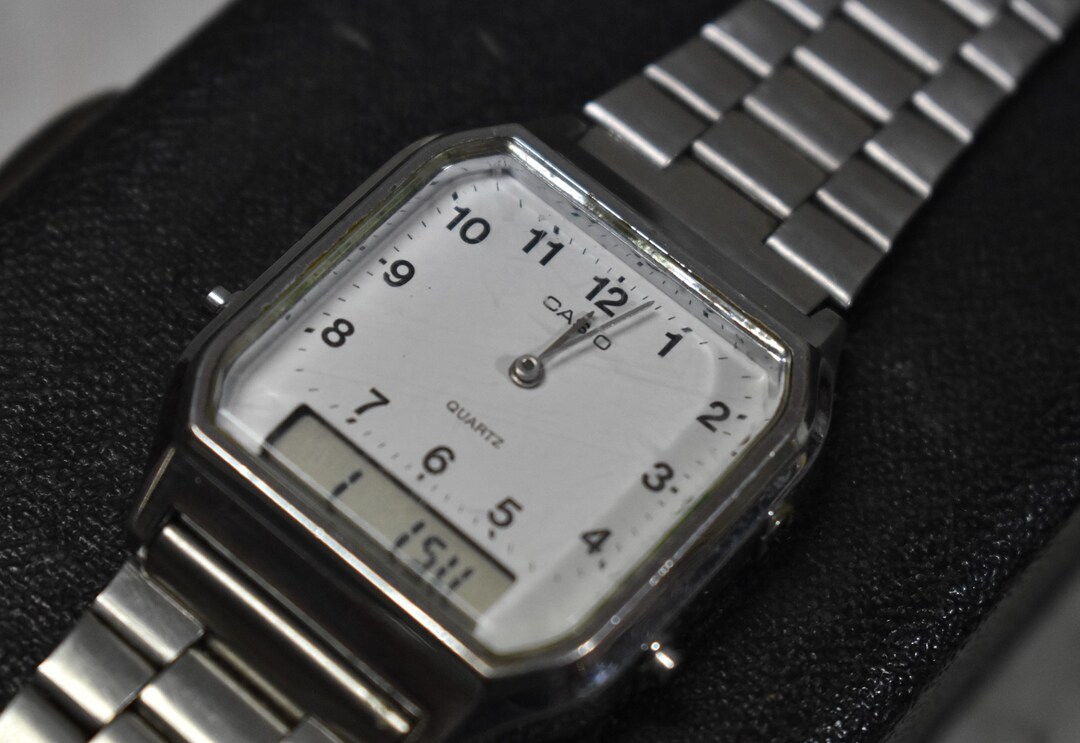 Vintage Collectible Beautiful Design Casio Quartz Watch-wristwatch ...