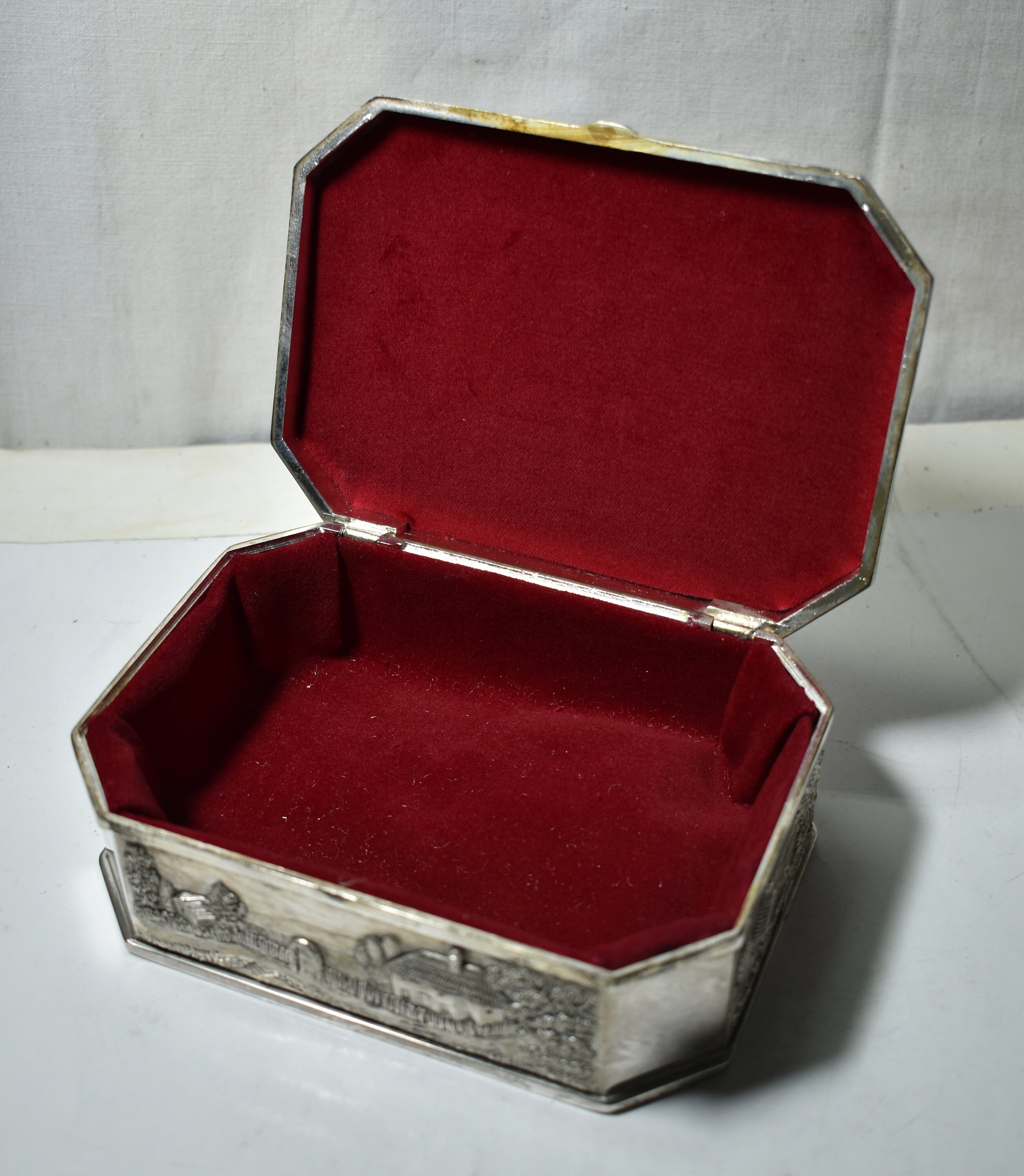 Vintage Collectible Metal Box W/beautiful Design-empty Box for - Etsy