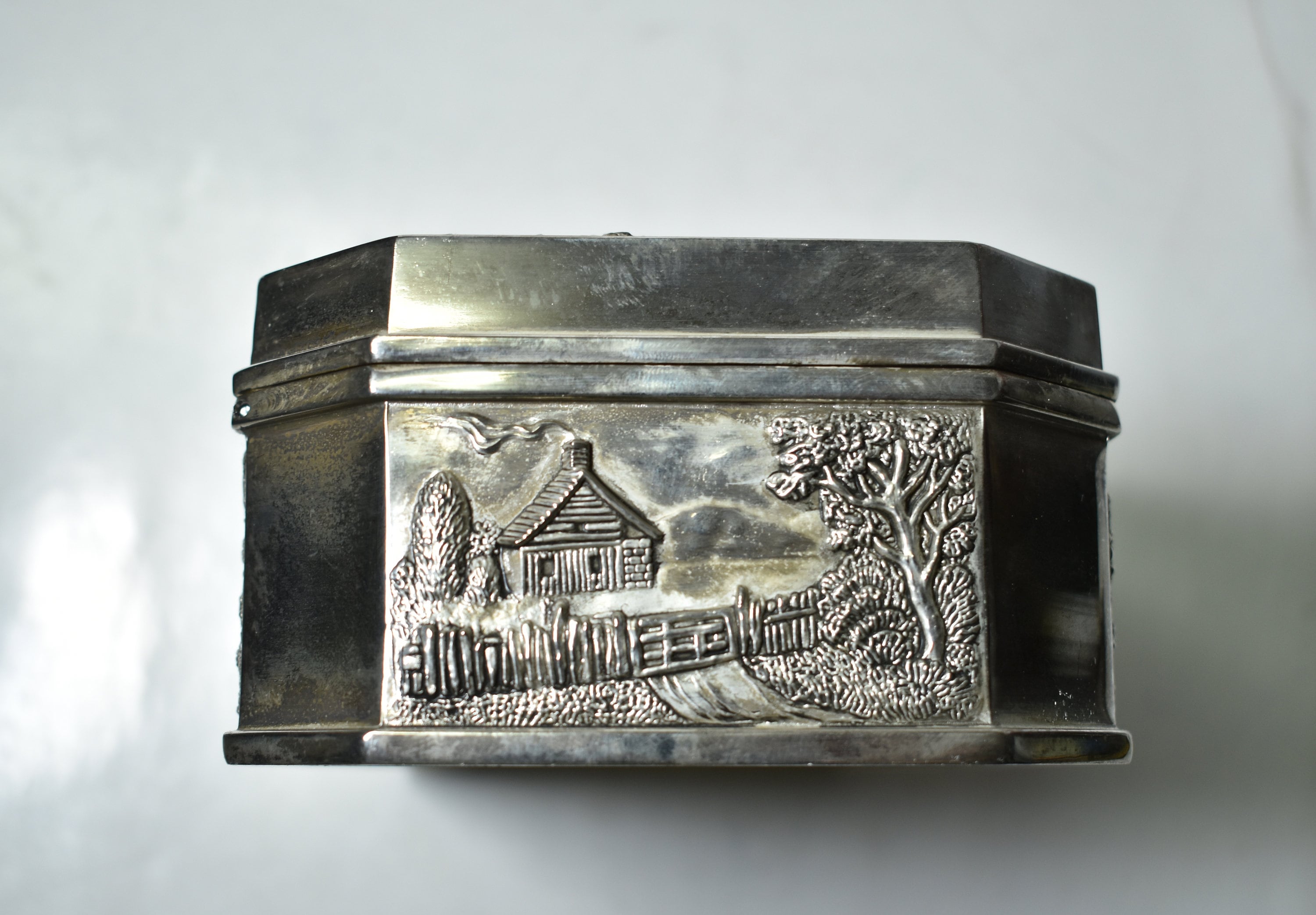 Vintage Collectible Metal Box W/beautiful Design-empty Box for - Etsy