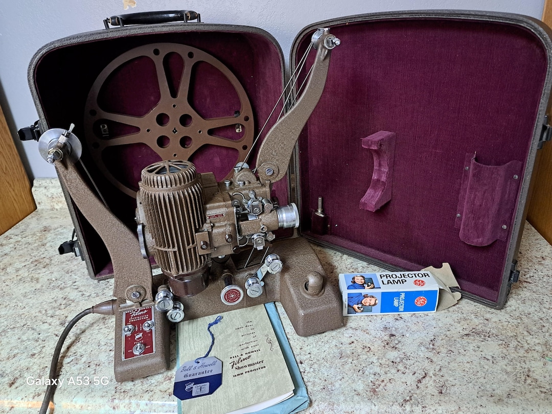 16mm Bell & Howell Showmaster Silent Projector 129G in Case, Bulb ...