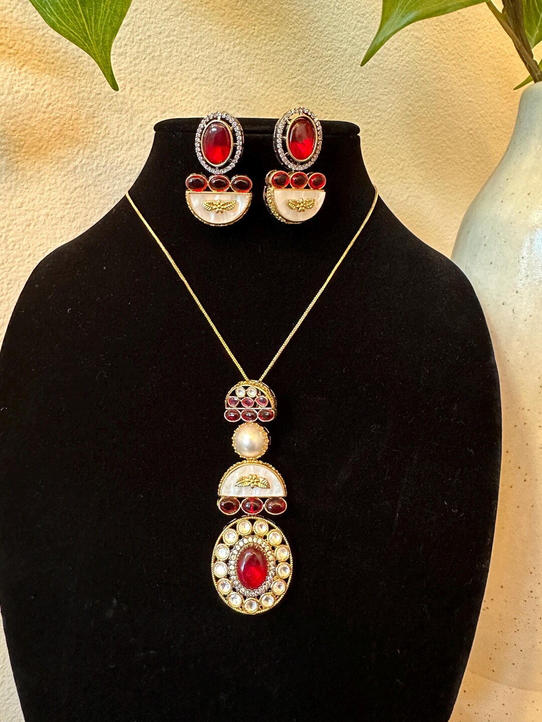 Sabya Inspired Chain Pendant Necklace Set Red Stone. Golden Polished ...