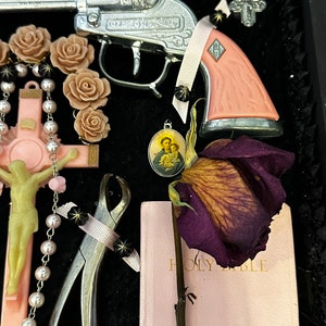 Vampire Slayer Kit, Shadow Box, Dracula Memorabilia, Crucifix, Rosary ...