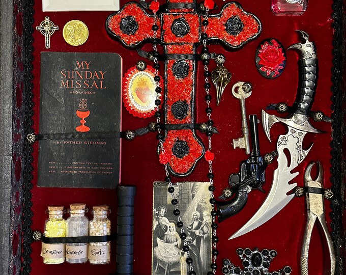 Vampire Slayer Kit, Shadow Box, Dracula Memorabilia, Crucifix, Rosary ...