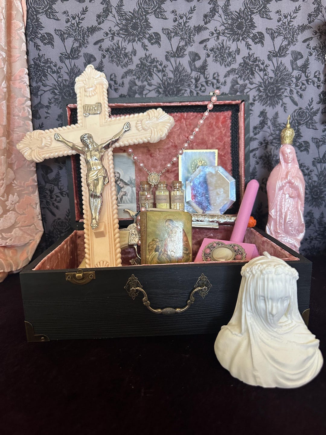 Vampire Slayer Kit, Treasure Box, Dracula Memorabilia, Crucifix, Rosary ...
