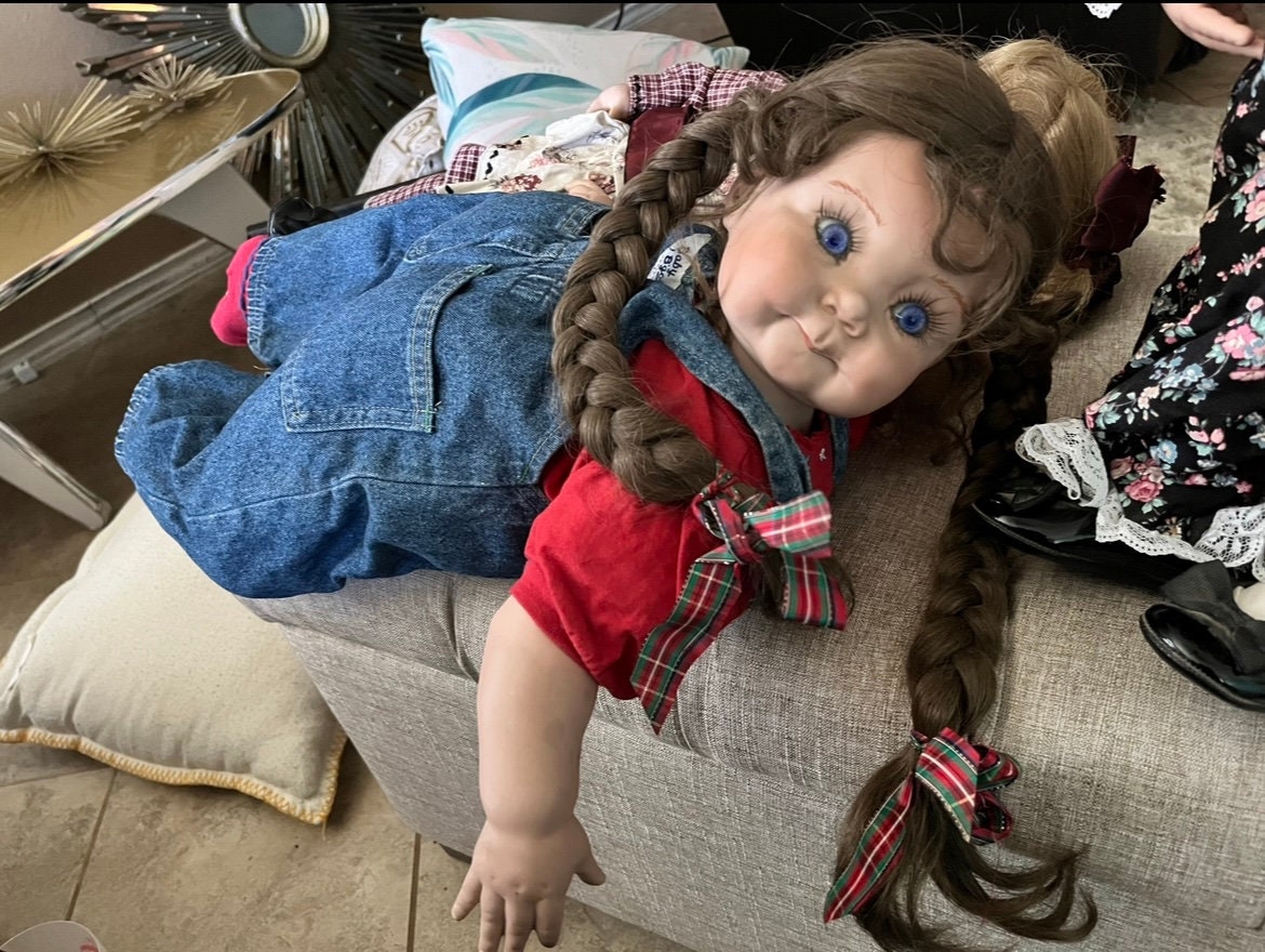 All porcelain dolls store