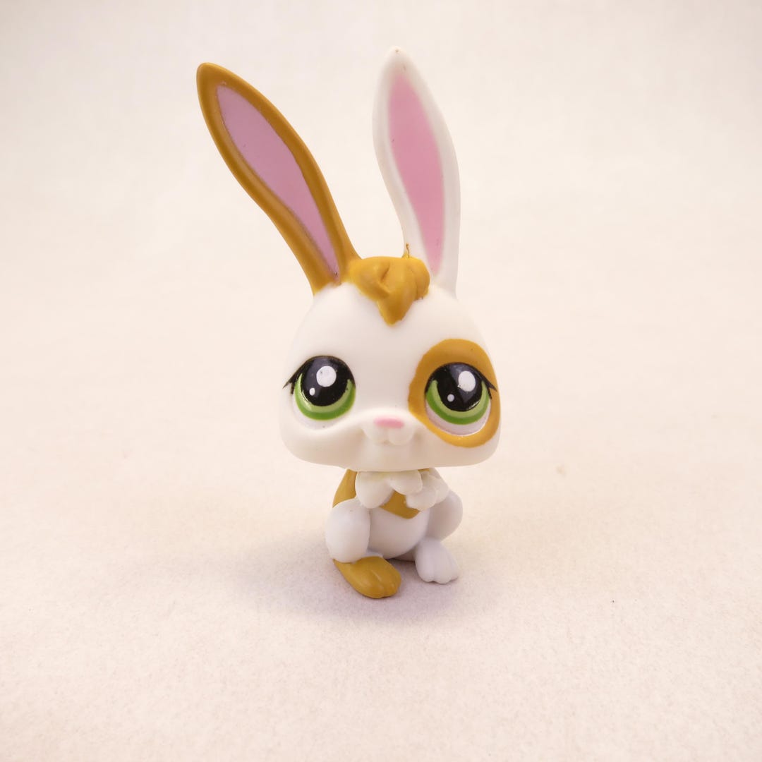 Hasbro Littlest Pet Shop 1606 Bunny Rabbit With Green Eyes LPS Pet ...