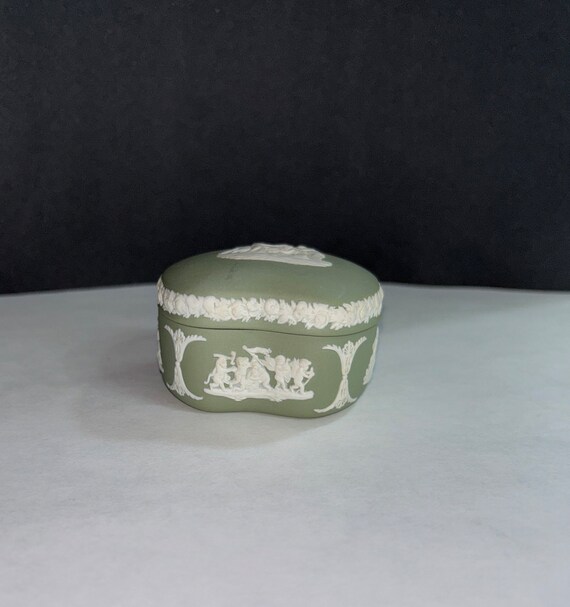 Wedgwood Jasperware Kidney Shaped Trinket Box - Pegas… - Gem