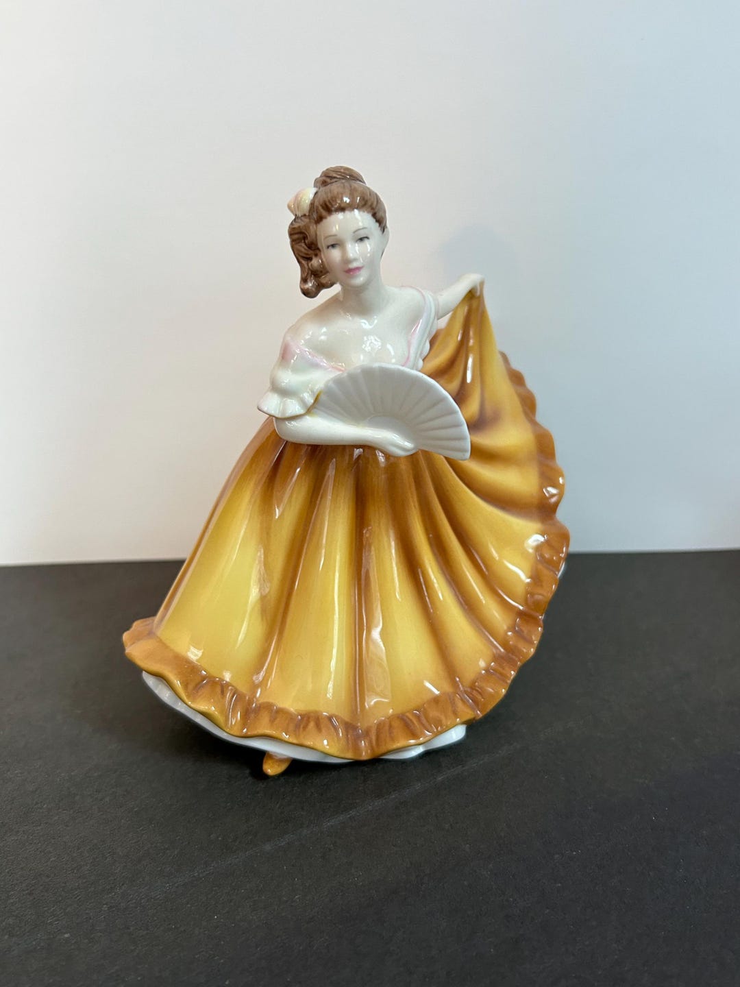 Royal Doulton PRETTY LADIES MADISON HN4832 7" Figurine 2005 - Etsy