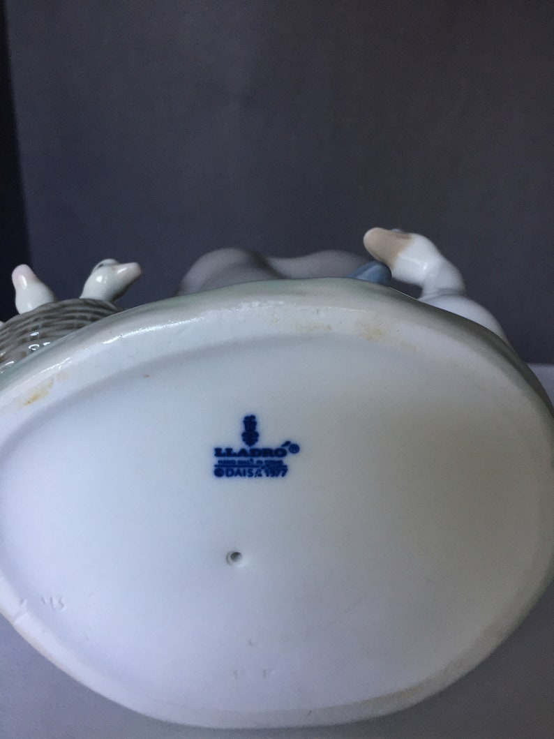 Retired Lladro Lladro Girl With Ducks W/ Seller Basket 1267 - Etsy