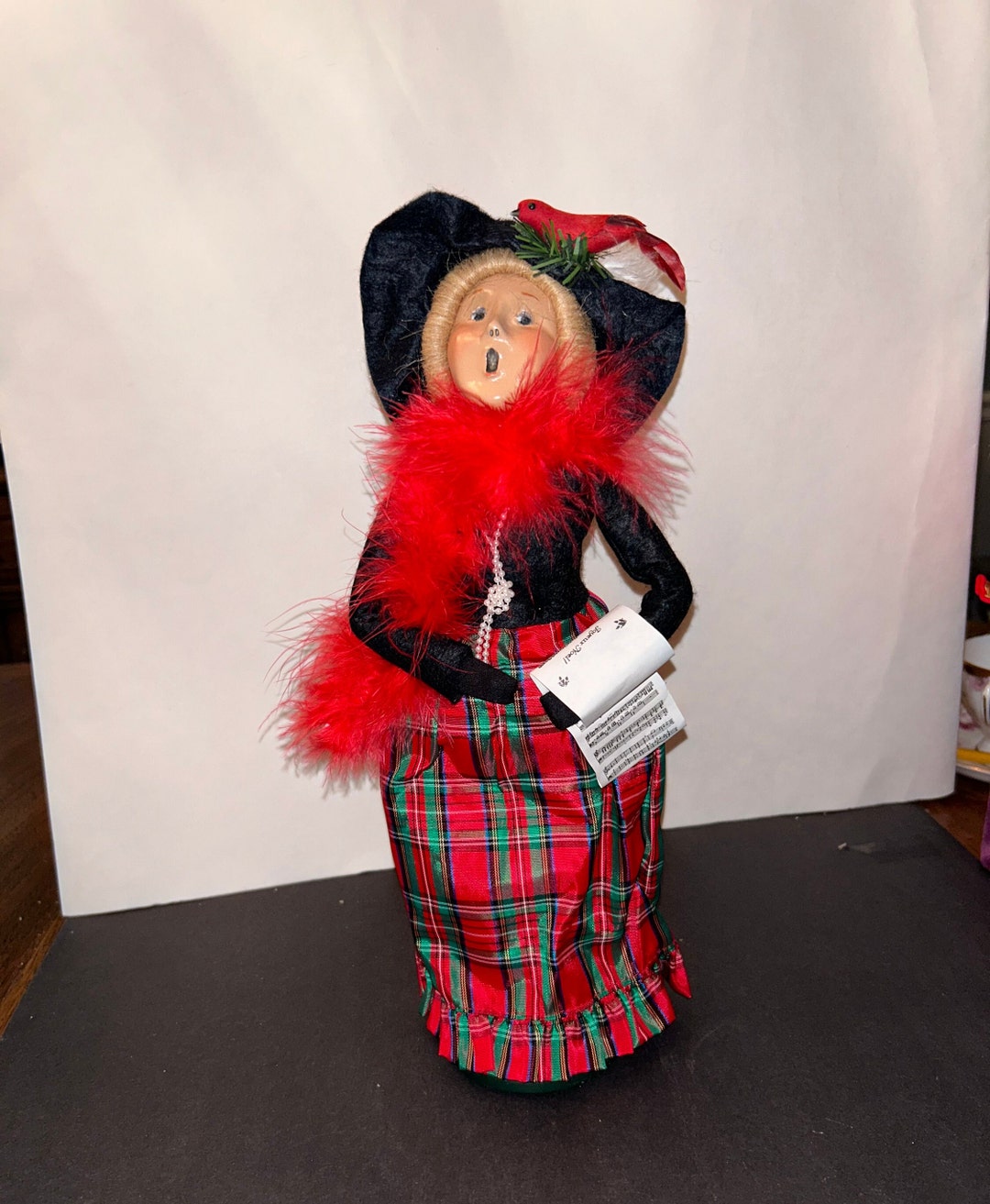 Vintage Byers Choice Carolers 1996 Lady With Boa Figure - Etsy