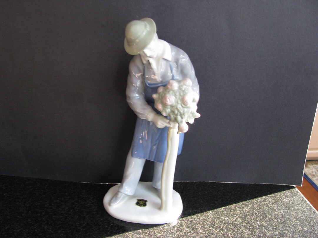 Vintage Gerold Porzellan Gardener Figurine: Bavaria West Germany ...