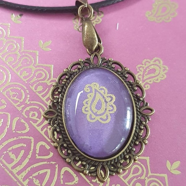Paisley Pendant - Etsy