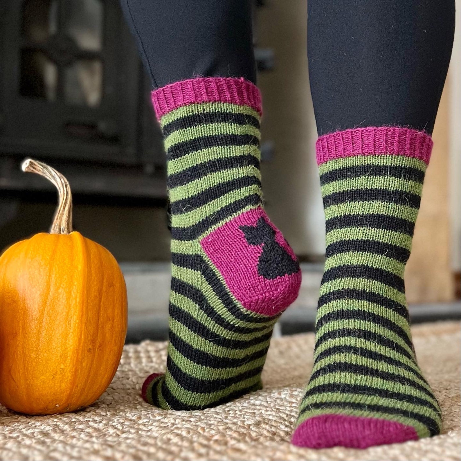 Knitting Pattern - Hubble Bubble Socks - Hand Knitted Cuff Down Socks ...