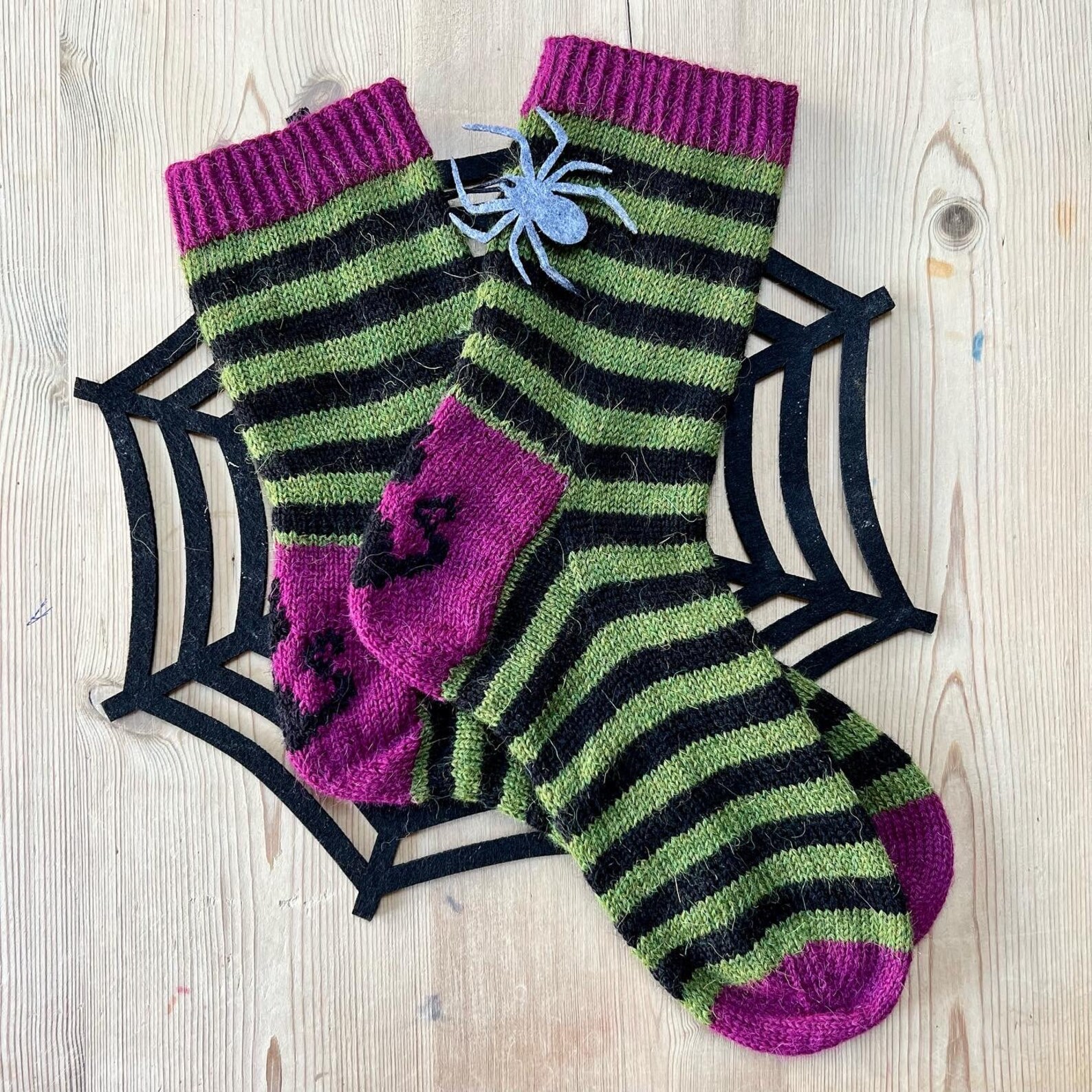 Knitting Pattern - Hubble Bubble Socks - Hand Knitted Cuff Down Socks ...